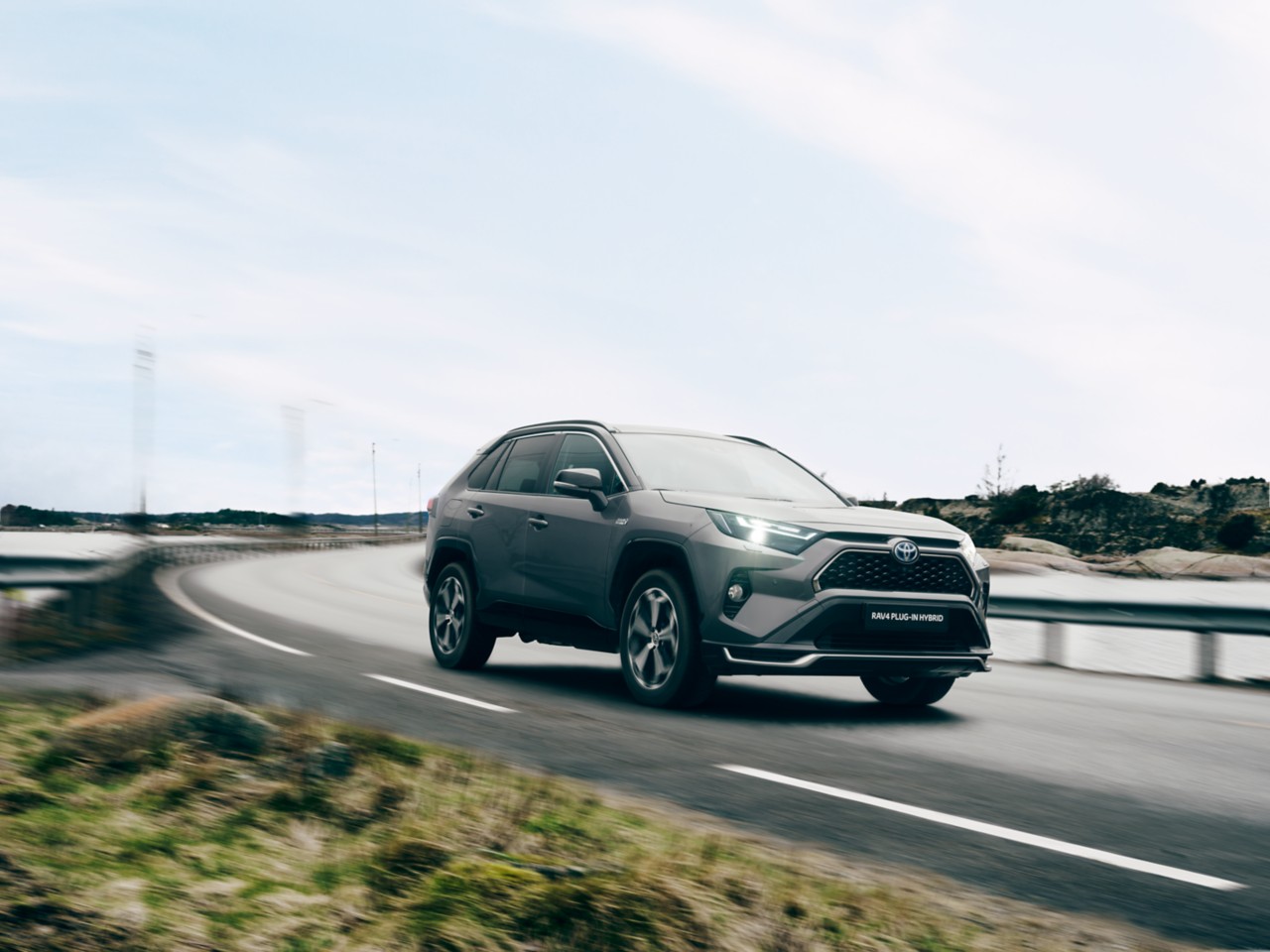 Toyota Plug-in Hybrid Electric | Toyota AT